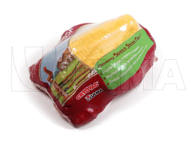 Emballage de poulet entier sur une enveloppeuse Flow Pack avec film ...